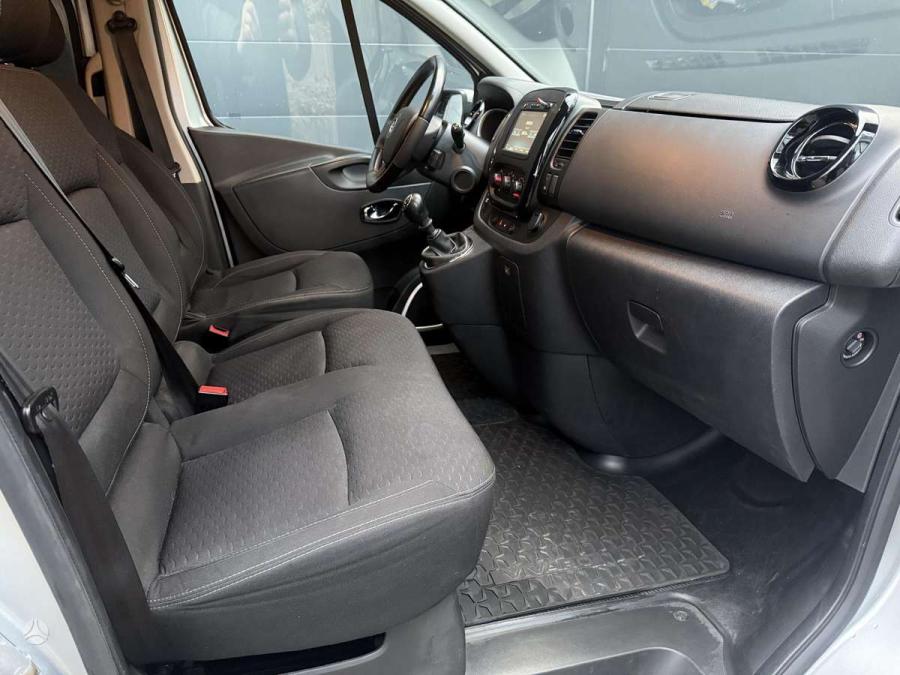 Pelēks Opel Vivaro 2018 Kauņa, ar dzinēja tilpumu 1.60 L un nobraukumu 182 tūkst. km par 15900 €, foto 8 vietnē AUTOMOTO.COM.LV