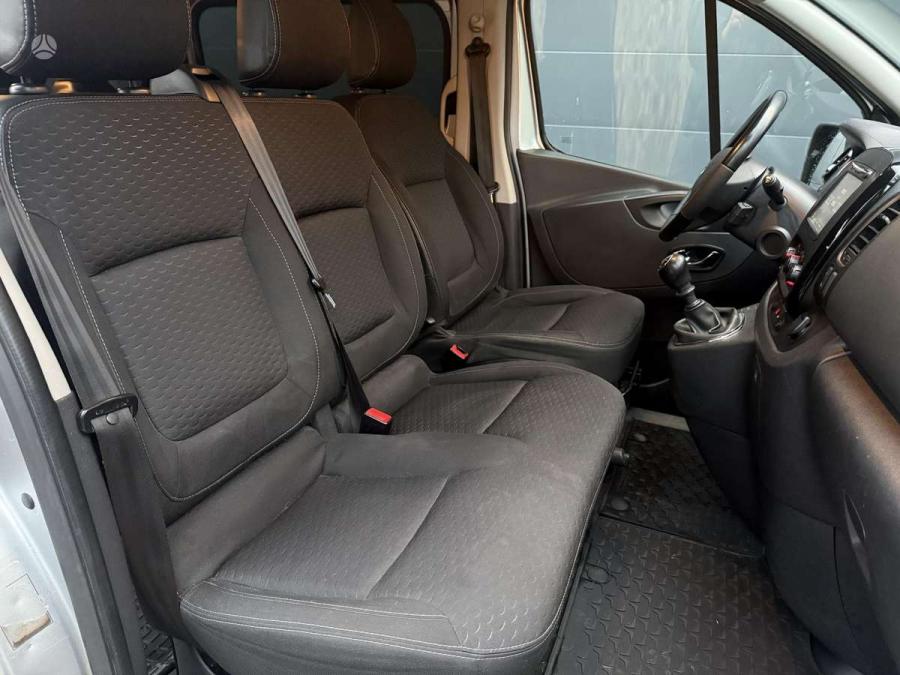 Pelēks Opel Vivaro 2018 Kauņa, ar dzinēja tilpumu 1.60 L un nobraukumu 182 tūkst. km par 15900 €, foto 9 vietnē AUTOMOTO.COM.LV