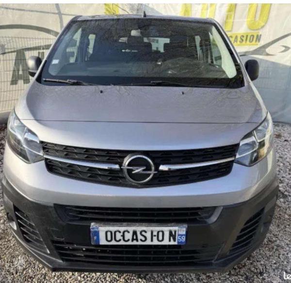 Grey Opel Vivaro 2019 in Kaunas, with an engine capacity of 1.50 L and mileage of 126 thousand km for 17700 €, photo 2 on AUTOMOTO.COM.LV