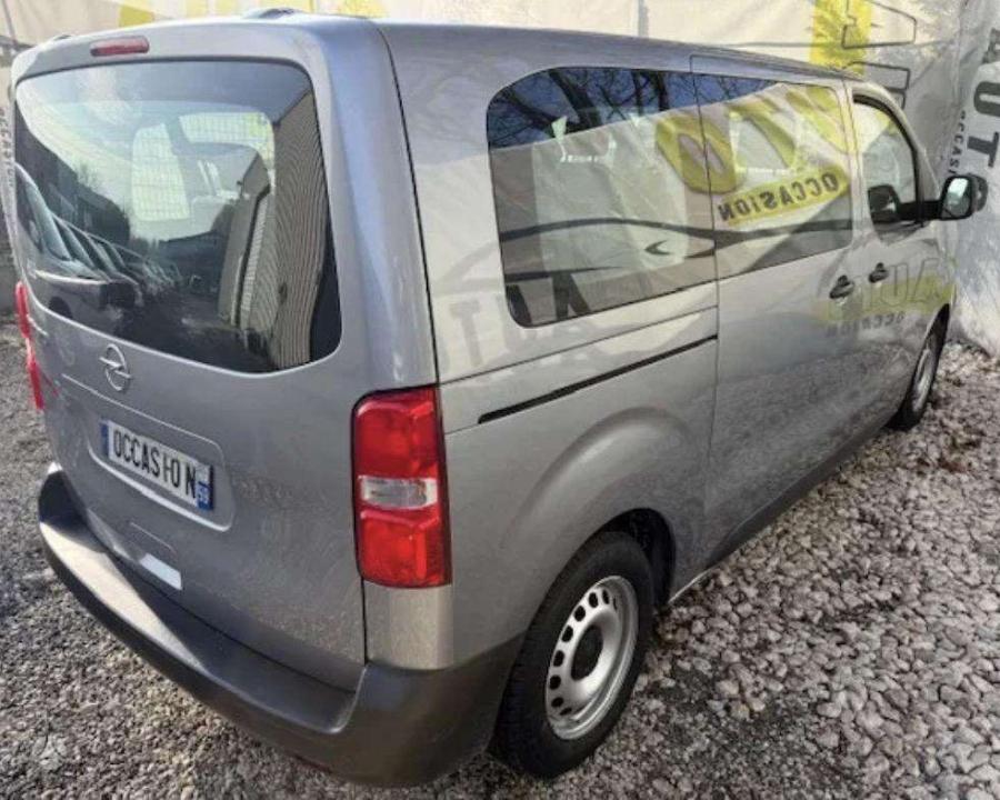 Grey Opel Vivaro 2019 in Kaunas, with an engine capacity of 1.50 L and mileage of 126 thousand km for 17700 €, photo 3 on AUTOMOTO.COM.LV