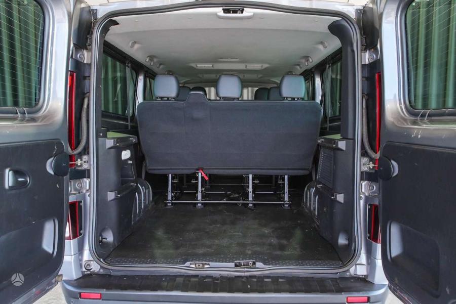 Grey Opel Vivaro 2019 in Marijampole, with an engine capacity of 1.60 L and mileage of 203 thousand km for 14450 €, photo 13 on AUTOMOTO.COM.LV