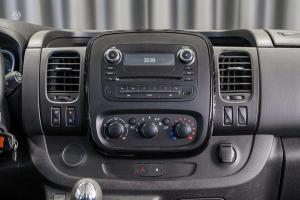 Grey Opel Vivaro 2019 in Marijampole, with an engine capacity of 1.60 L and mileage of 203 thousand km for 14450 €, photo 15 on AUTOMOTO.COM.LV