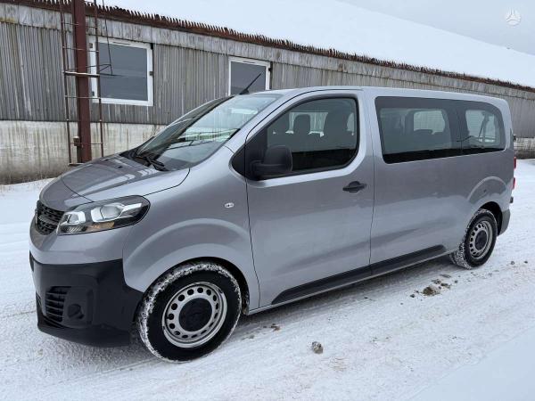 Grey Opel Vivaro 2021 in Taurage, with an engine capacity of 1.50 L and mileage of 149 thousand km for 17500 €, photo 3 on AUTOMOTO.COM.LV