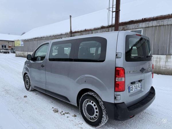 Grey Opel Vivaro 2021 in Taurage, with an engine capacity of 1.50 L and mileage of 149 thousand km for 17500 €, photo 4 on AUTOMOTO.COM.LV