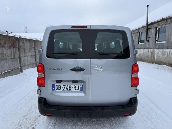 Grey Opel Vivaro 2021 in Taurage, with an engine capacity of 1.50 L and mileage of 149 thousand km for 17500 €, photo 5 on AUTOMOTO.COM.LV