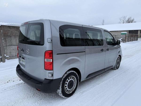 Grey Opel Vivaro 2021 in Taurage, with an engine capacity of 1.50 L and mileage of 149 thousand km for 17500 €, photo 8 on AUTOMOTO.COM.LV