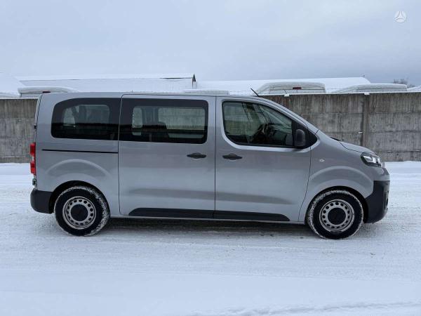 Grey Opel Vivaro 2021 in Taurage, with an engine capacity of 1.50 L and mileage of 149 thousand km for 17500 €, photo 9 on AUTOMOTO.COM.LV