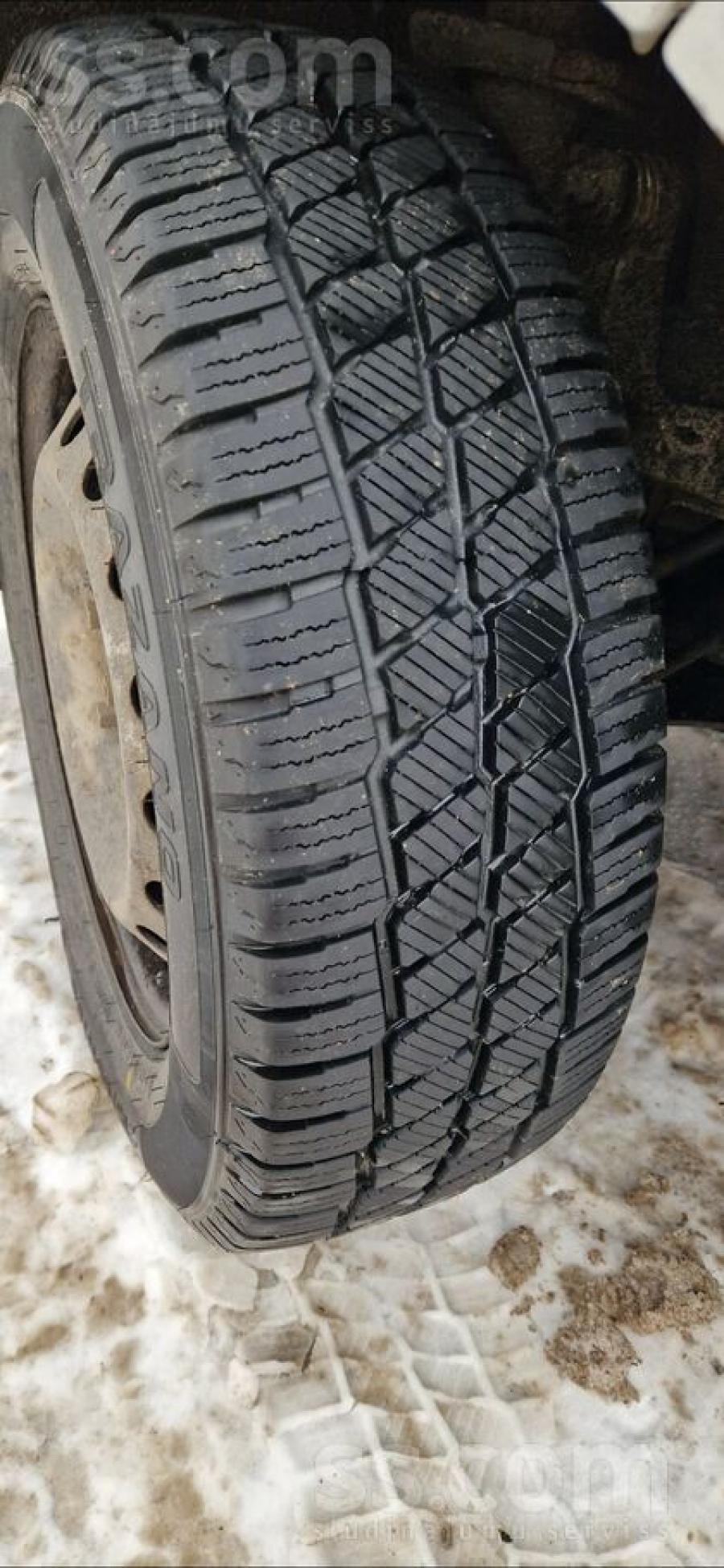 Pelēks Opel Vivaro 2002 Valmiera, ar dzinēja tilpumu 1.90 L un nobraukumu 450 tūkst. km par 4500 €, foto 5 vietnē AUTOMOTO.COM.LV