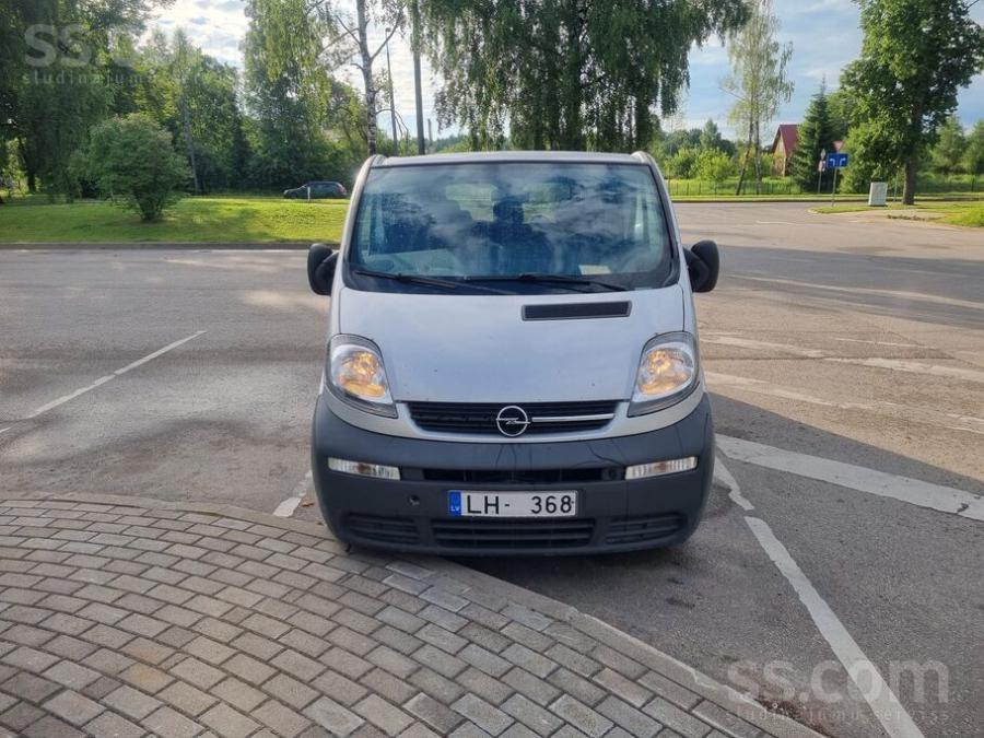 Pelēks Opel Vivaro 2002 Rēzekne, ar dzinēja tilpumu 2.00 L un nobraukumu 504 tūkst. km par 2500 €, foto 3 vietnē AUTOMOTO.COM.LV