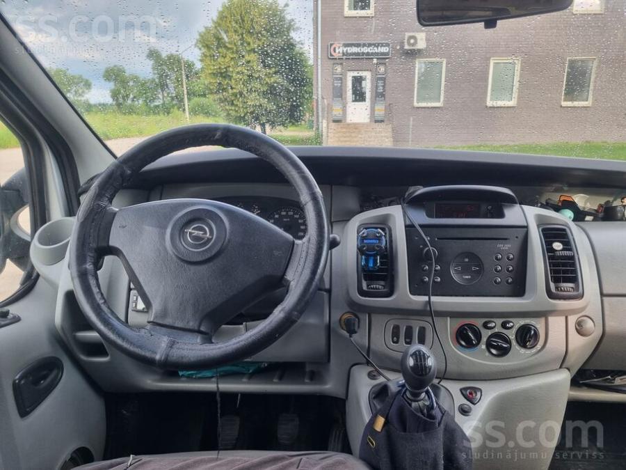 Pelēks Opel Vivaro 2002 Rēzekne, ar dzinēja tilpumu 2.00 L un nobraukumu 504 tūkst. km par 2500 €, foto 5 vietnē AUTOMOTO.COM.LV
