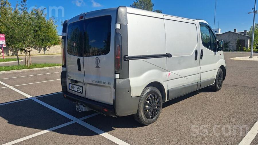 Pelēks Opel Vivaro 2002 Jelgava, ar dzinēja tilpumu 1.90 L un nobraukumu 404 tūkst. km par 2300 €, foto 3 vietnē AUTOMOTO.COM.LV