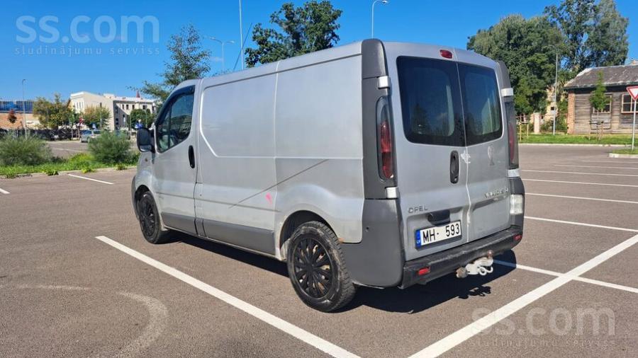 Pelēks Opel Vivaro 2002 Jelgava, ar dzinēja tilpumu 1.90 L un nobraukumu 404 tūkst. km par 2300 €, foto 5 vietnē AUTOMOTO.COM.LV