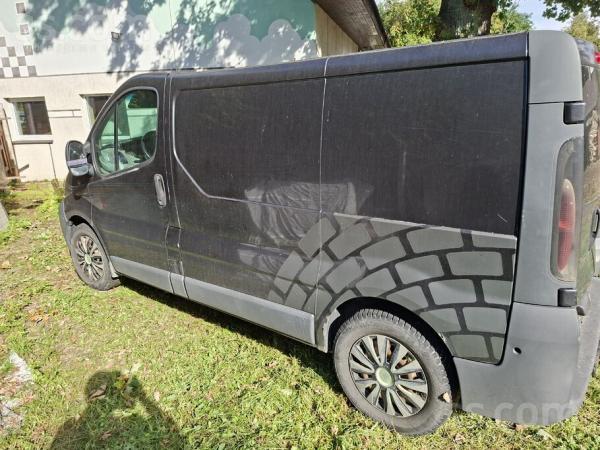Grey Opel Vivaro 2002 in Riga, with an engine capacity of 1.90 L and mileage of 271 thousand km for 2499 €, photo 4 on AUTOMOTO.COM.LV
