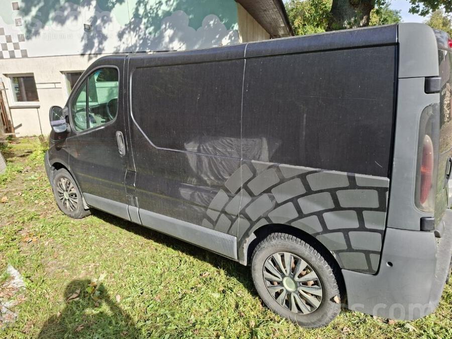 Grey Opel Vivaro 2002 in Riga, with an engine capacity of 1.90 L and mileage of 271 thousand km for 2499 €, photo 4 on AUTOMOTO.COM.LV
