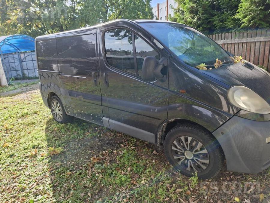 Grey Opel Vivaro 2002 in Riga, with an engine capacity of 1.90 L and mileage of 271 thousand km for 2499 €, photo 5 on AUTOMOTO.COM.LV