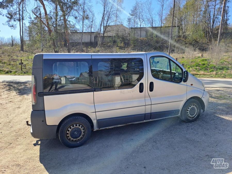 Grey Opel Vivaro 2003 in Vilnius, with an engine capacity of 1.90 L and mileage of 350 thousand km for 2400 €, photo 3 on AUTOMOTO.COM.LV