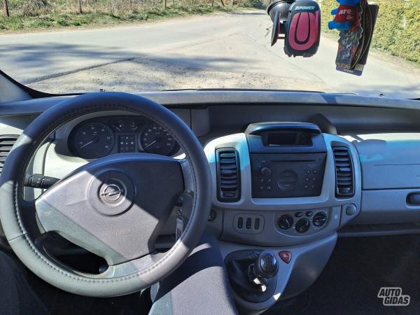 Pelēks Opel Vivaro 2003 Viļņa, ar dzinēja tilpumu 1.90 L un nobraukumu 350 tūkst. km par 2400 €, foto 10 vietnē AUTOMOTO.COM.LV