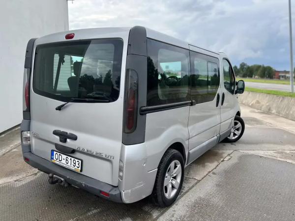 Grey Opel Vivaro 2003 in Jekabpils, with an engine capacity of 2.50 L and mileage of 300 thousand km for 3100 €, photo 2 on AUTOMOTO.COM.LV