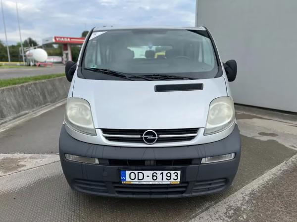 Grey Opel Vivaro 2003 in Jekabpils, with an engine capacity of 2.50 L and mileage of 300 thousand km for 3100 €, photo 4 on AUTOMOTO.COM.LV