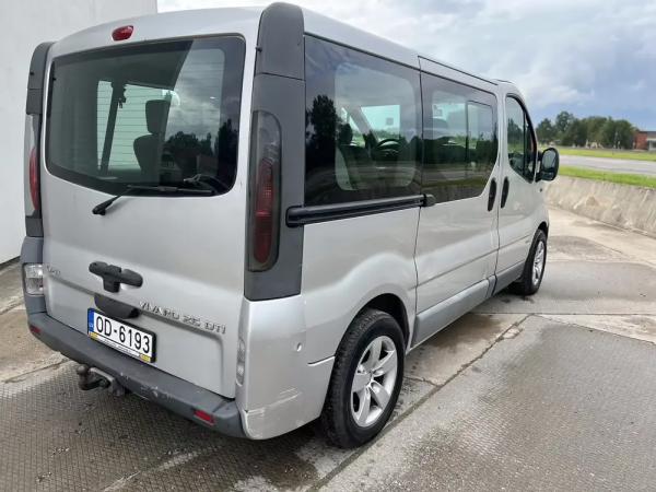 Grey Opel Vivaro 2003 in Jekabpils, with an engine capacity of 2.50 L and mileage of 300 thousand km for 3100 €, photo 6 on AUTOMOTO.COM.LV
