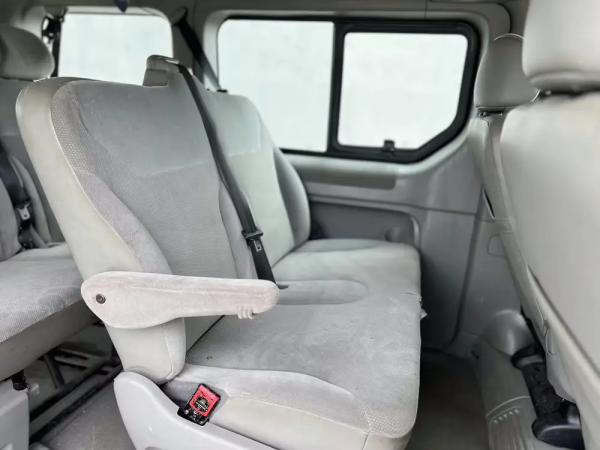 Grey Opel Vivaro 2003 in Jekabpils, with an engine capacity of 2.50 L and mileage of 300 thousand km for 3100 €, photo 8 on AUTOMOTO.COM.LV