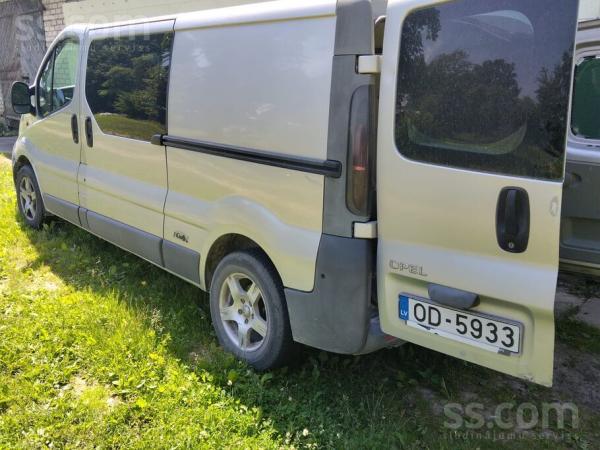 Grey Opel Vivaro 2003 in Ogre, with an engine capacity of 1.90 L and mileage of 268 thousand km for 2600 €, photo 2 on AUTOMOTO.COM.LV