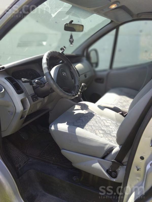 Grey Opel Vivaro 2003 in Ogre, with an engine capacity of 1.90 L and mileage of 268 thousand km for 2600 €, photo 3 on AUTOMOTO.COM.LV