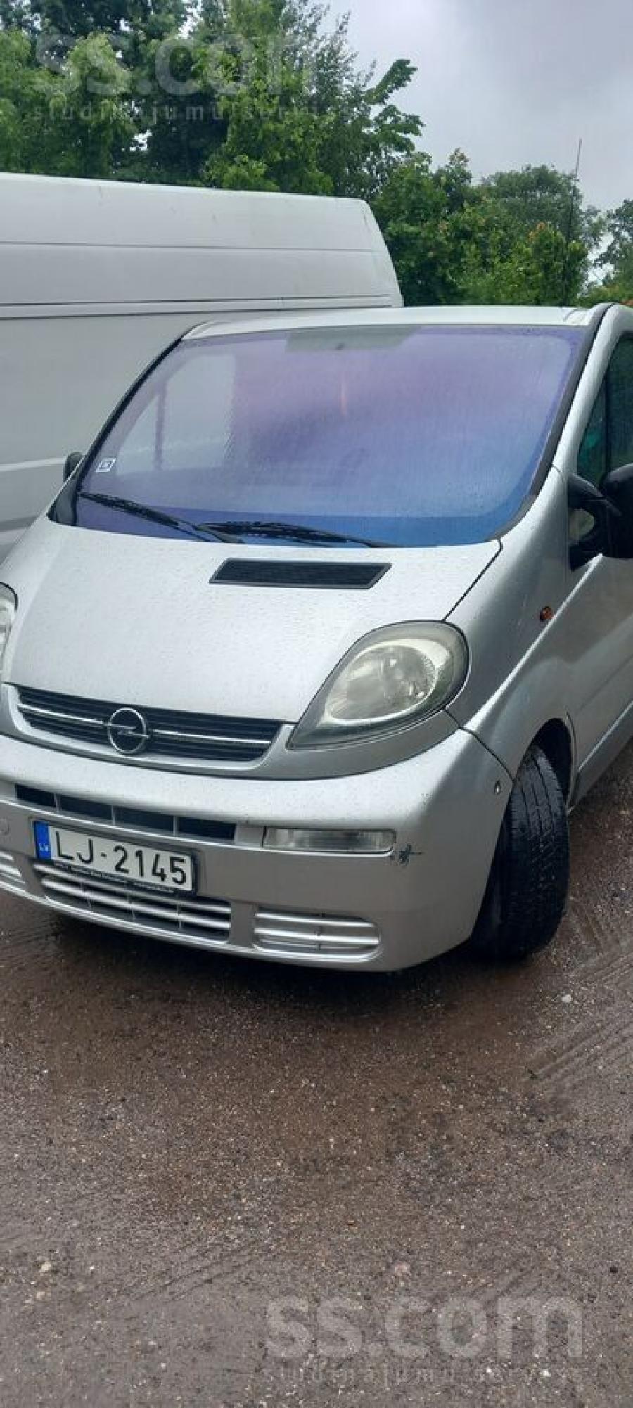 Pelēks Opel Vivaro 2004 Limbaži, ar dzinēja tilpumu 1.90 L un nobraukumu 295 tūkst. km par 12000 €, foto 1 vietnē AUTOMOTO.COM.LV