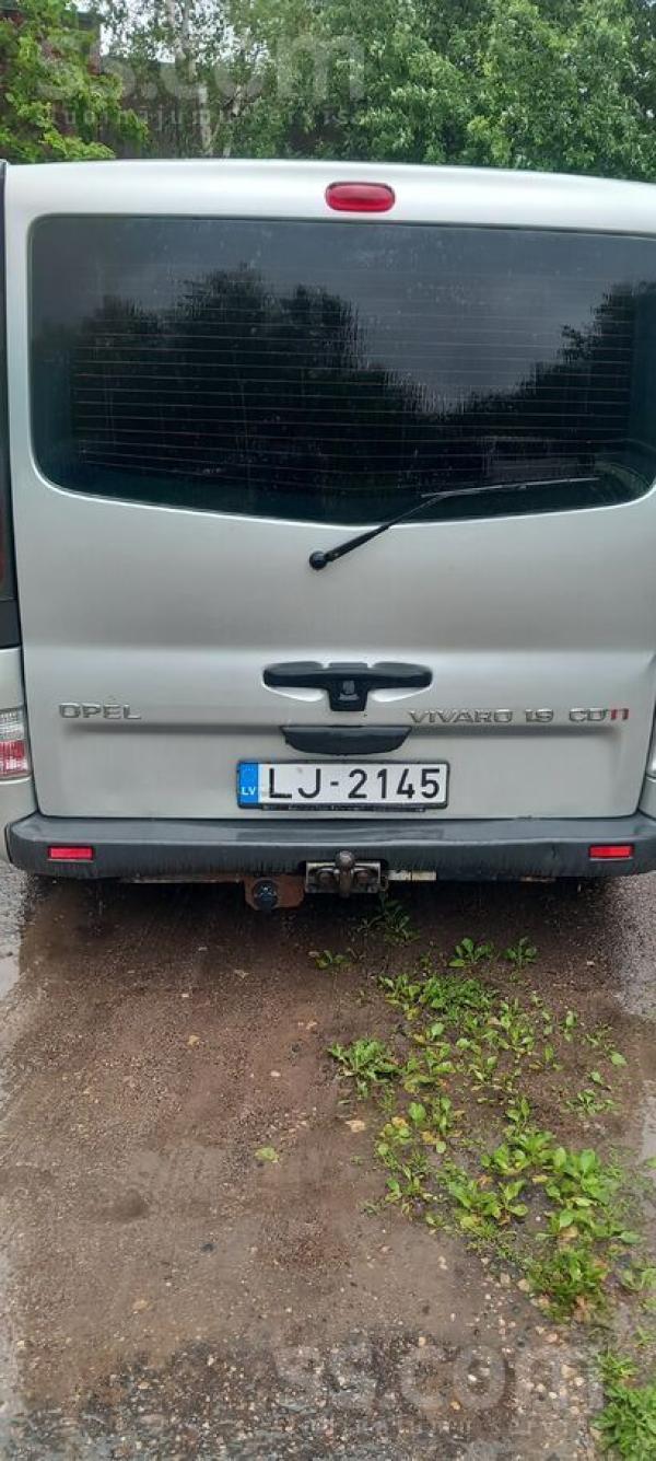 Grey Opel Vivaro 2004 in Limbazi, with an engine capacity of 1.90 L and mileage of 295 thousand km for 12000 €, photo 2 on AUTOMOTO.COM.LV