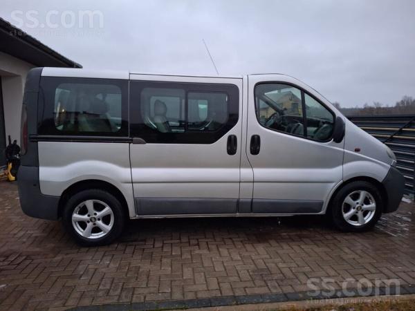 Pelēks Opel Vivaro 2004 Rīga, ar dzinēja tilpumu 2.50 L un nobraukumu 383 tūkst. km par 3950 €, foto 3 vietnē AUTOMOTO.COM.LV