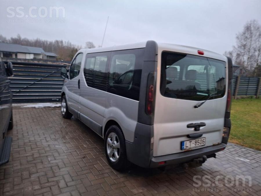 Grey Opel Vivaro 2004 in Riga, with an engine capacity of 2.50 L and mileage of 383 thousand km for 3950 €, photo 4 on AUTOMOTO.COM.LV