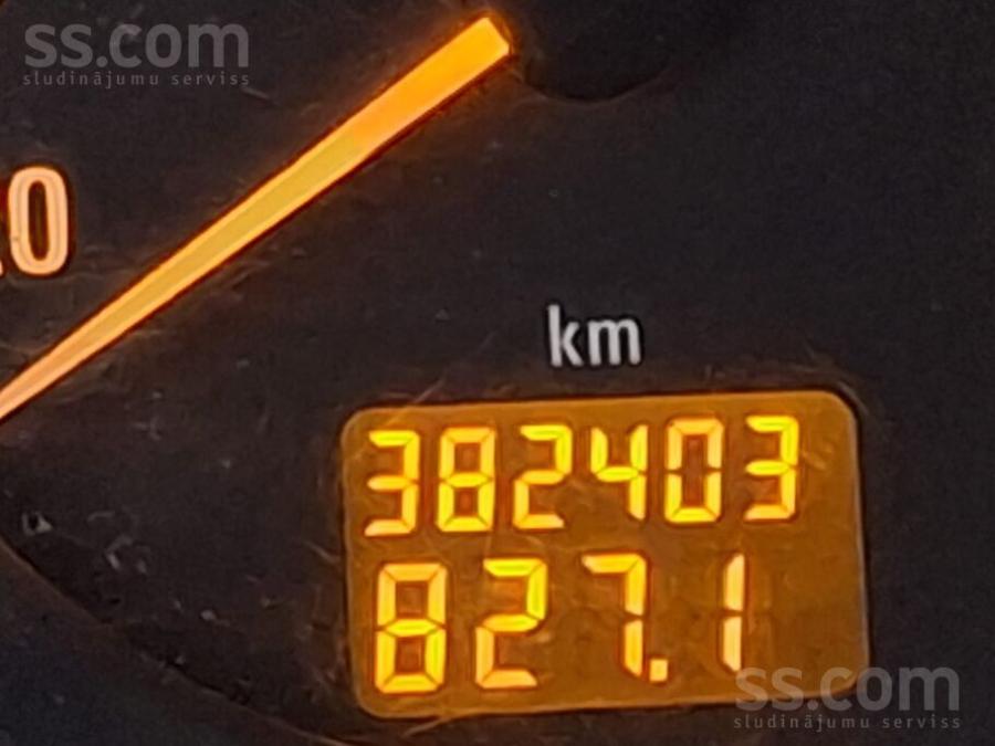 Grey Opel Vivaro 2004 in Riga, with an engine capacity of 2.50 L and mileage of 383 thousand km for 3950 €, photo 11 on AUTOMOTO.COM.LV