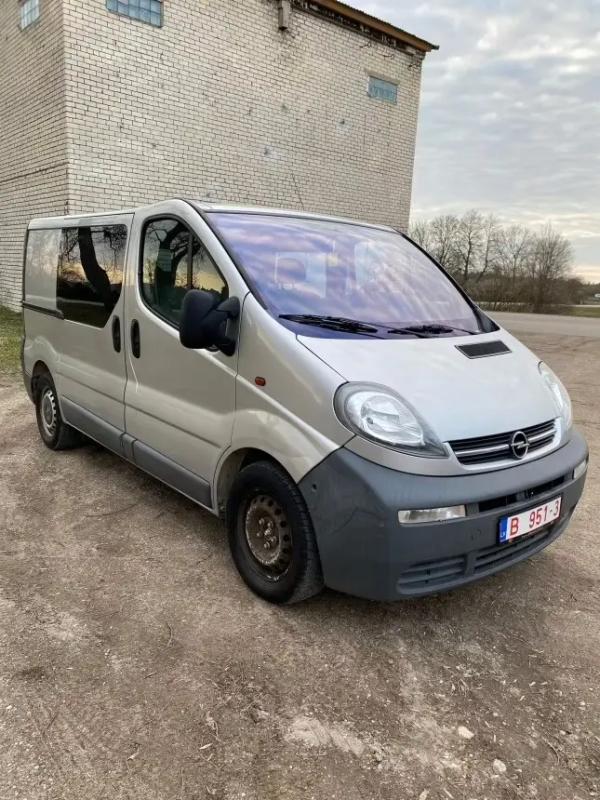 Grey Opel Vivaro 2004 in Grobiņa, with an engine capacity of 1.90 L and mileage of 340 thousand km for 4800 €, photo 2 on AUTOMOTO.COM.LV