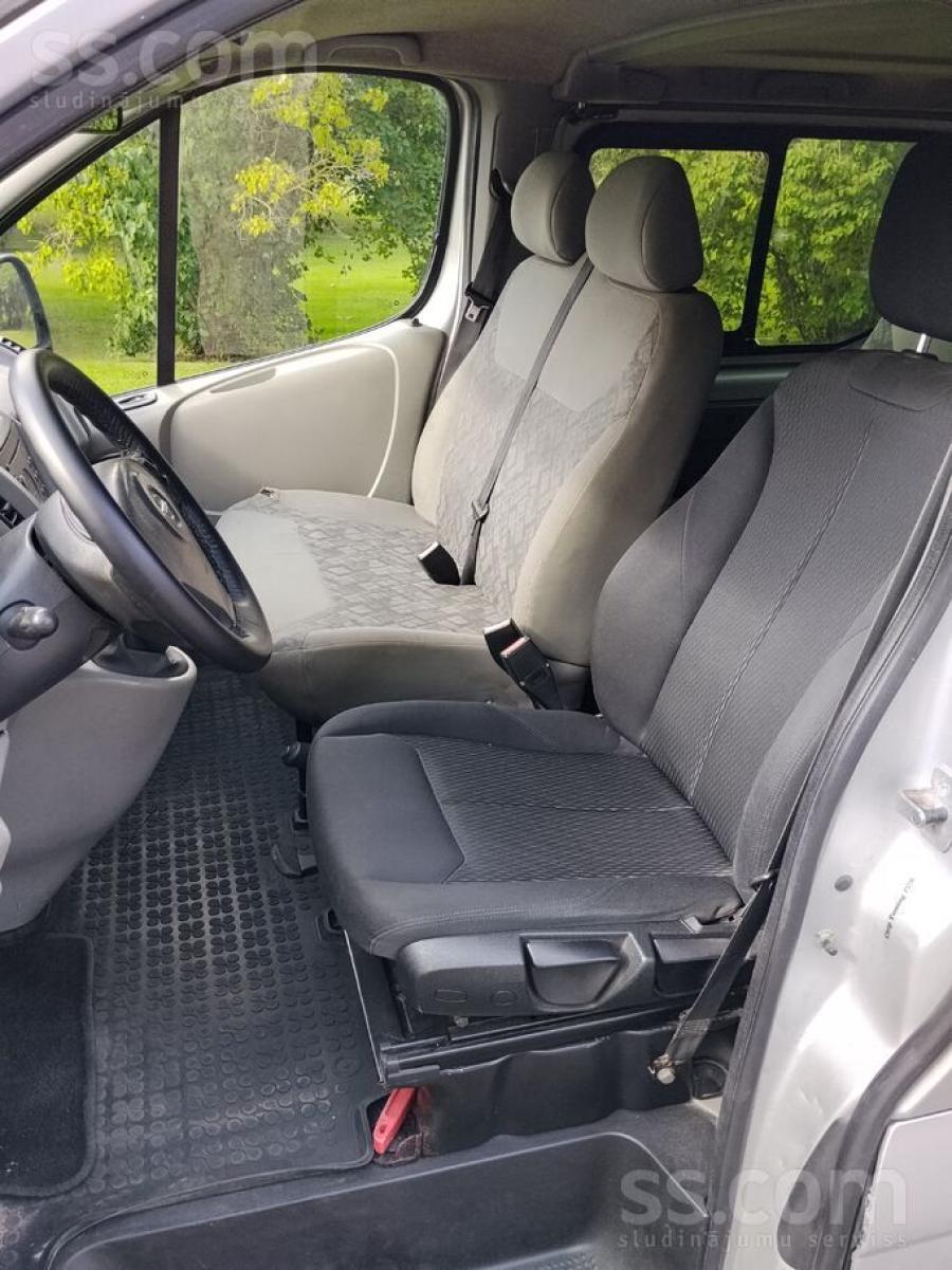 Pelēks Opel Vivaro 2004 Bauska, ar dzinēja tilpumu 1.90 L un nobraukumu 357 tūkst. km par 3150 €, foto 7 vietnē AUTOMOTO.COM.LV