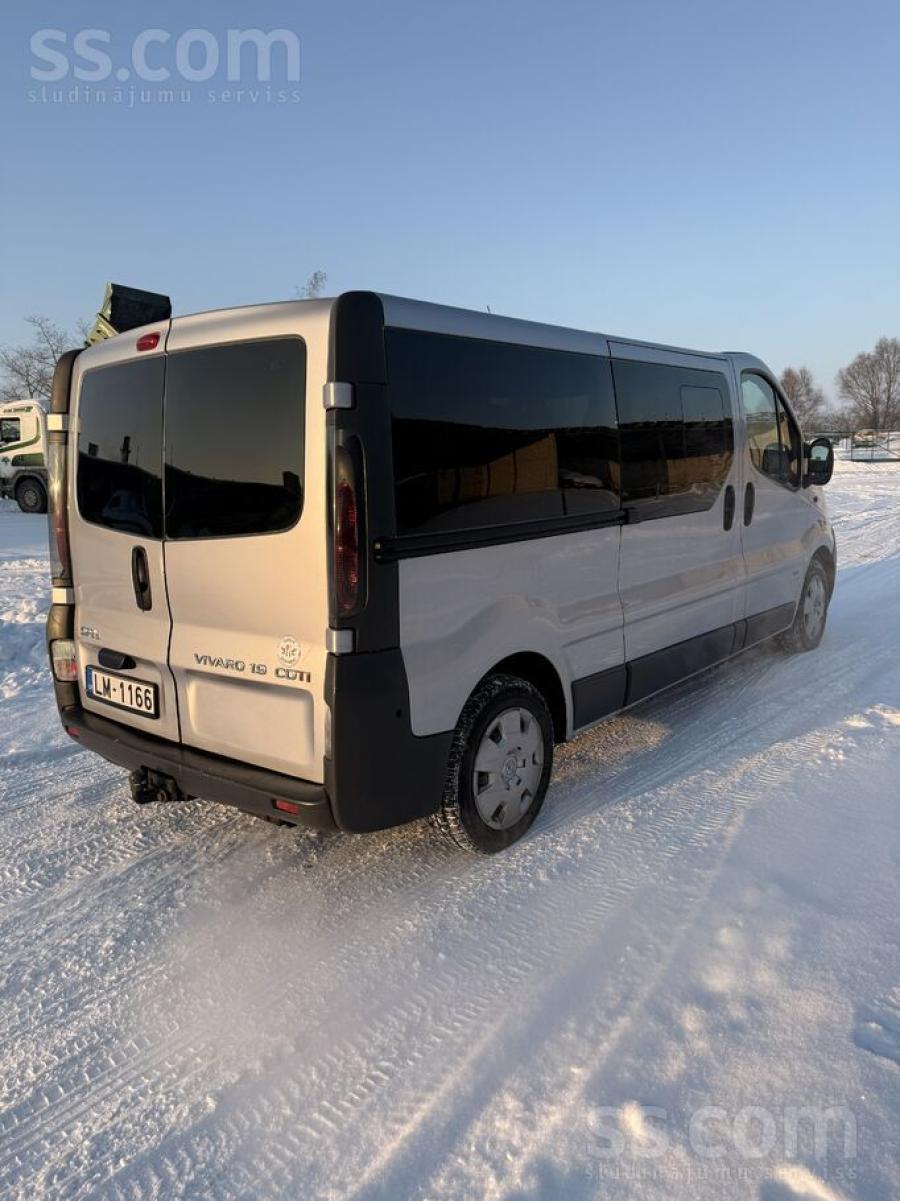 Grey Opel Vivaro 2005 in Bauska, with an engine capacity of 1.90 L and mileage of 406 thousand km for 4600 €, photo 4 on AUTOMOTO.COM.LV