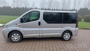 Pelēks Opel Vivaro 2005 Ogre, ar dzinēja tilpumu 2.50 L un nobraukumu 423 tūkst. km par 5200 €, foto  vietnē AUTOMOTO.COM.LV