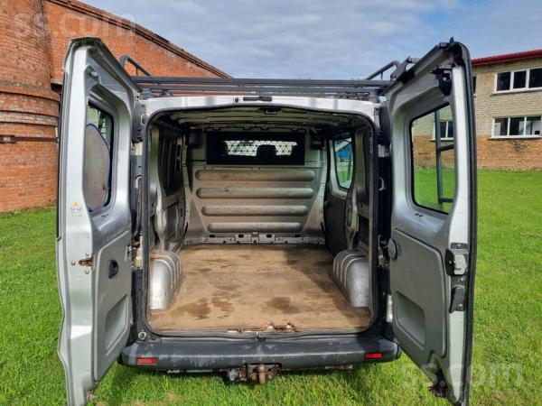 Grey Opel Vivaro 2005 in Aizkraukle, with an engine capacity of 1.90 L and mileage of 290 thousand km for 1700 €, photo 6 on AUTOMOTO.COM.LV