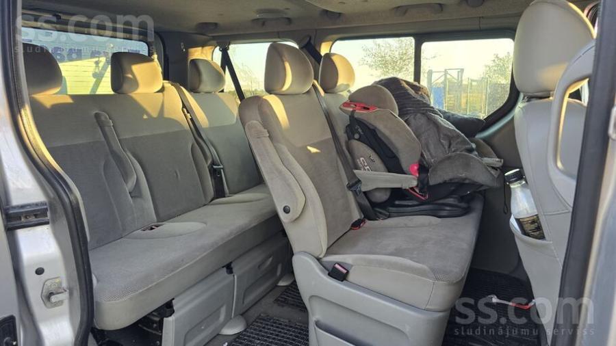 Pelēks Opel Vivaro 2005 Saldus, ar dzinēja tilpumu 2.50 L un nobraukumu 241 tūkst. km par 5800 €, foto 5 vietnē AUTOMOTO.COM.LV