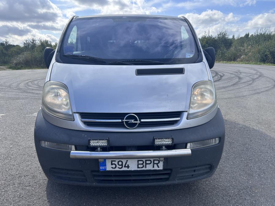 Grey Opel Vivaro 2005 in Narva, with an engine capacity of 1.90 L and mileage of 352 thousand km for 4500 €, photo 1 on AUTOMOTO.COM.LV