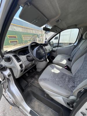 Grey Opel Vivaro 2005 in Narva, with an engine capacity of 1.90 L and mileage of 352 thousand km for 4500 €, photo 6 on AUTOMOTO.COM.LV