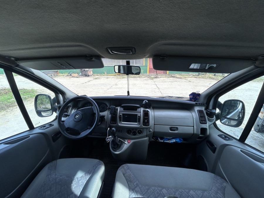 Grey Opel Vivaro 2005 in Narva, with an engine capacity of 1.90 L and mileage of 352 thousand km for 4500 €, photo 9 on AUTOMOTO.COM.LV