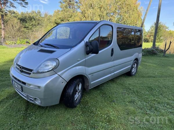 Grey Opel Vivaro 2005 in Daugavpils, with an engine capacity of 2.50 L and mileage of 286 thousand km for 5600 €, photo 1 on AUTOMOTO.COM.LV