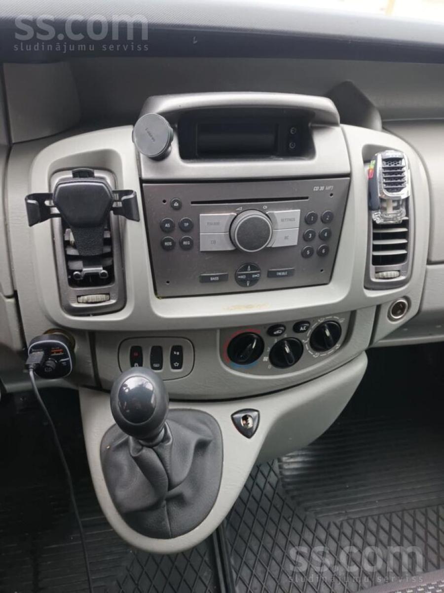 Grey Opel Vivaro 2006 in Riga, with an engine capacity of 2.50 L and mileage of 510 thousand km for 4200 €, photo 7 on AUTOMOTO.COM.LV