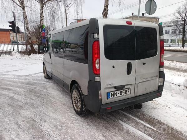 Grey Opel Vivaro 2006 in Riga, with an engine capacity of 2.50 L and mileage of 510 thousand km for 4200 €, photo 9 on AUTOMOTO.COM.LV