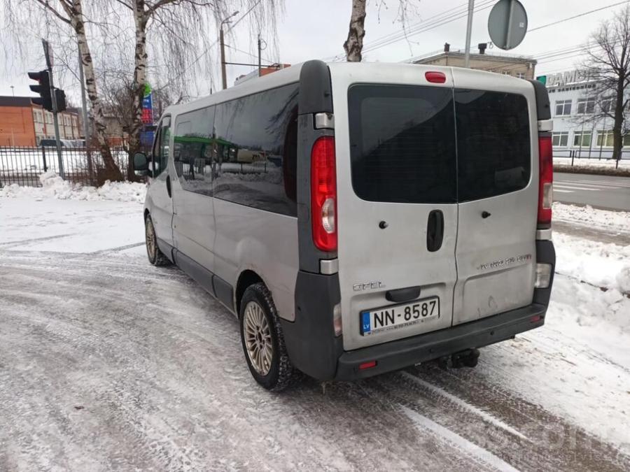 Grey Opel Vivaro 2006 in Riga, with an engine capacity of 2.50 L and mileage of 510 thousand km for 4200 €, photo 9 on AUTOMOTO.COM.LV