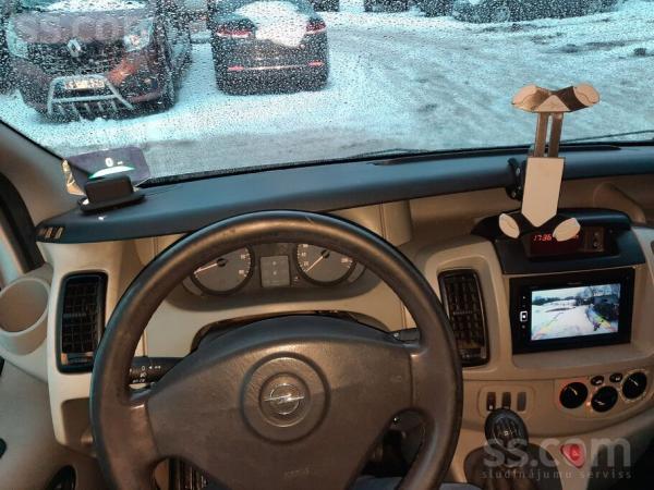 Pelēks Opel Vivaro 2006 Valmiera, ar dzinēja tilpumu 1.90 L un nobraukumu 355 tūkst. km par 6550 €, foto 4 vietnē AUTOMOTO.COM.LV