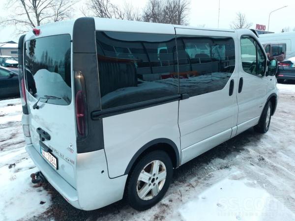 Pelēks Opel Vivaro 2006 Valmiera, ar dzinēja tilpumu 1.90 L un nobraukumu 355 tūkst. km par 6550 €, foto 5 vietnē AUTOMOTO.COM.LV