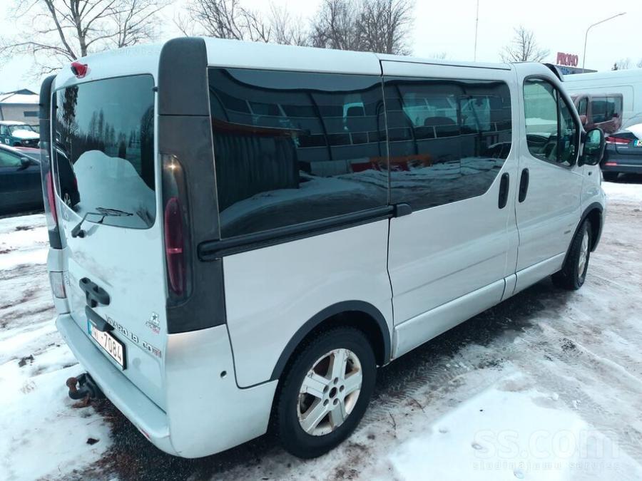 Pelēks Opel Vivaro 2006 Valmiera, ar dzinēja tilpumu 1.90 L un nobraukumu 355 tūkst. km par 6550 €, foto 6 vietnē AUTOMOTO.COM.LV