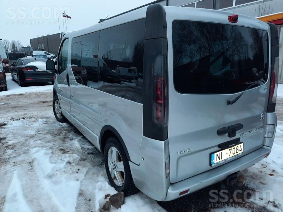 Pelēks Opel Vivaro 2006 Valmiera, ar dzinēja tilpumu 1.90 L un nobraukumu 355 tūkst. km par 6550 €, foto 7 vietnē AUTOMOTO.COM.LV