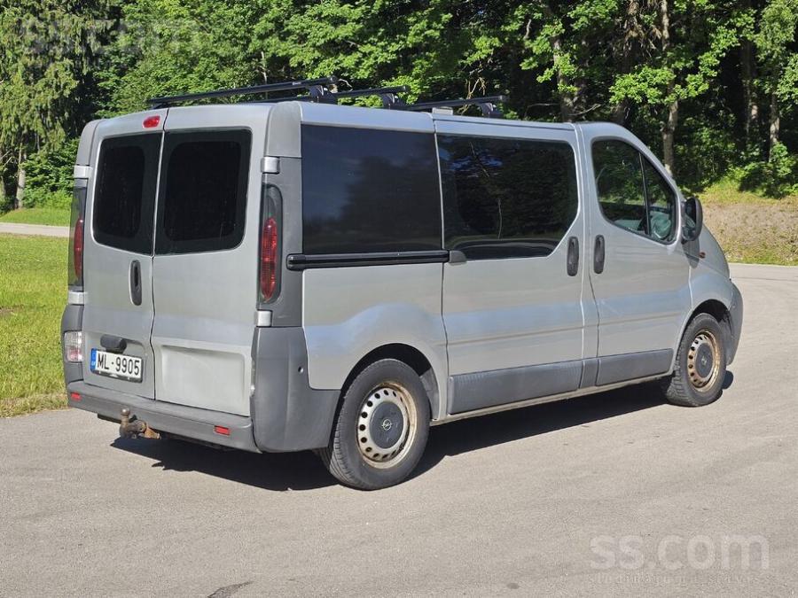Grey Opel Vivaro 2006 in Aluksne, with an engine capacity of 1.90 L and mileage of 338 thousand km for 5500 €, photo 4 on AUTOMOTO.COM.LV